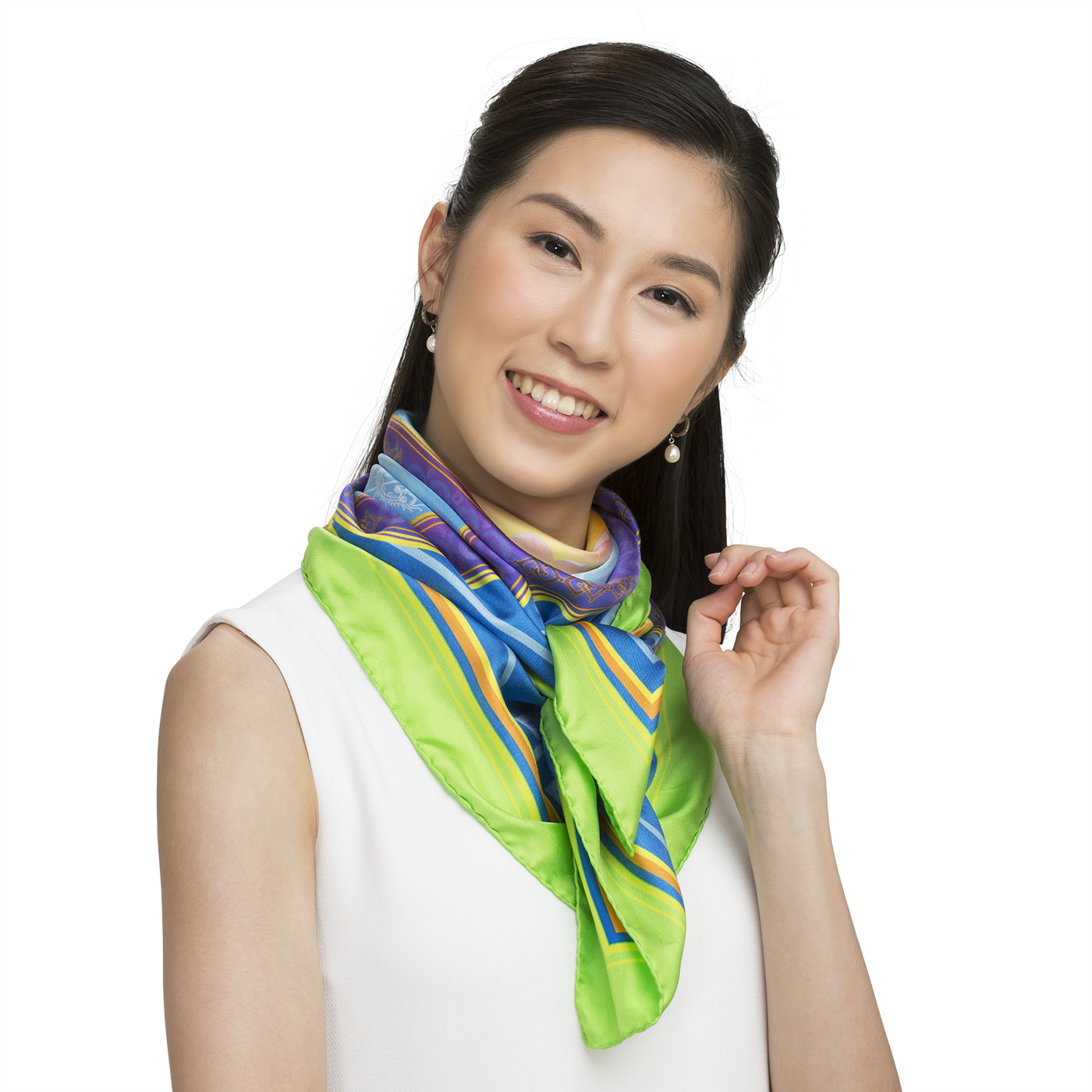 Elegance of the Yi Scarf | Shen Yun Collections