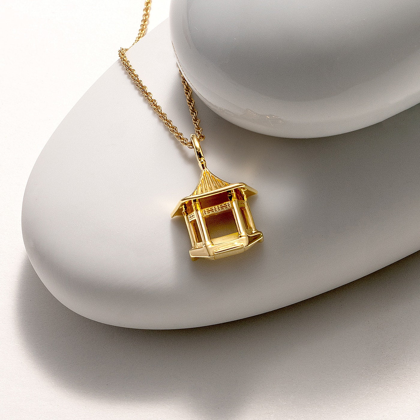 Pavilion Grace Charm - Gold | Shen Yun Collections